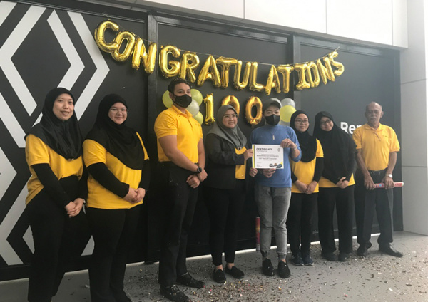 Maju Motors delivers 100 units of Renault cars on the road - The Bruneian