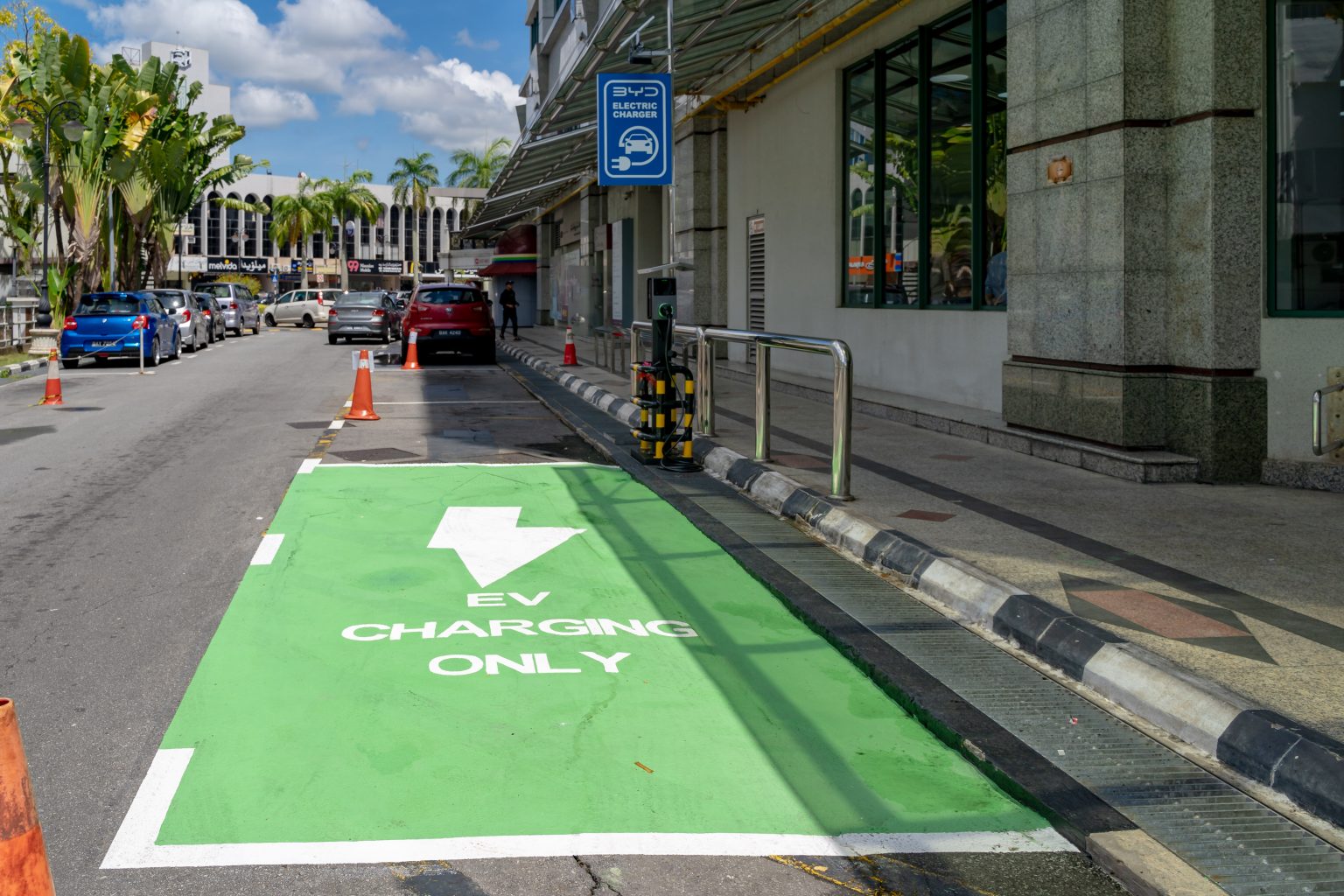 Maju Motors rolls out first BYD EV Charge Point - The Bruneian