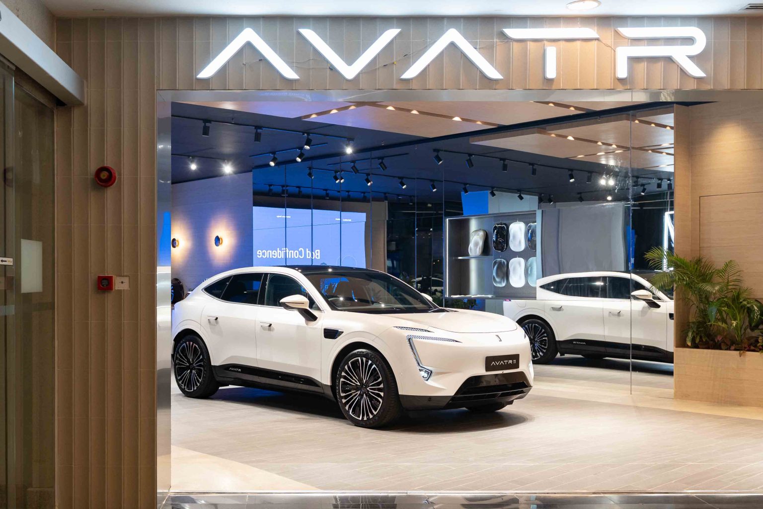 Premium EV brand AVATR enters the Sultanate with launch of AVATR 11 ...